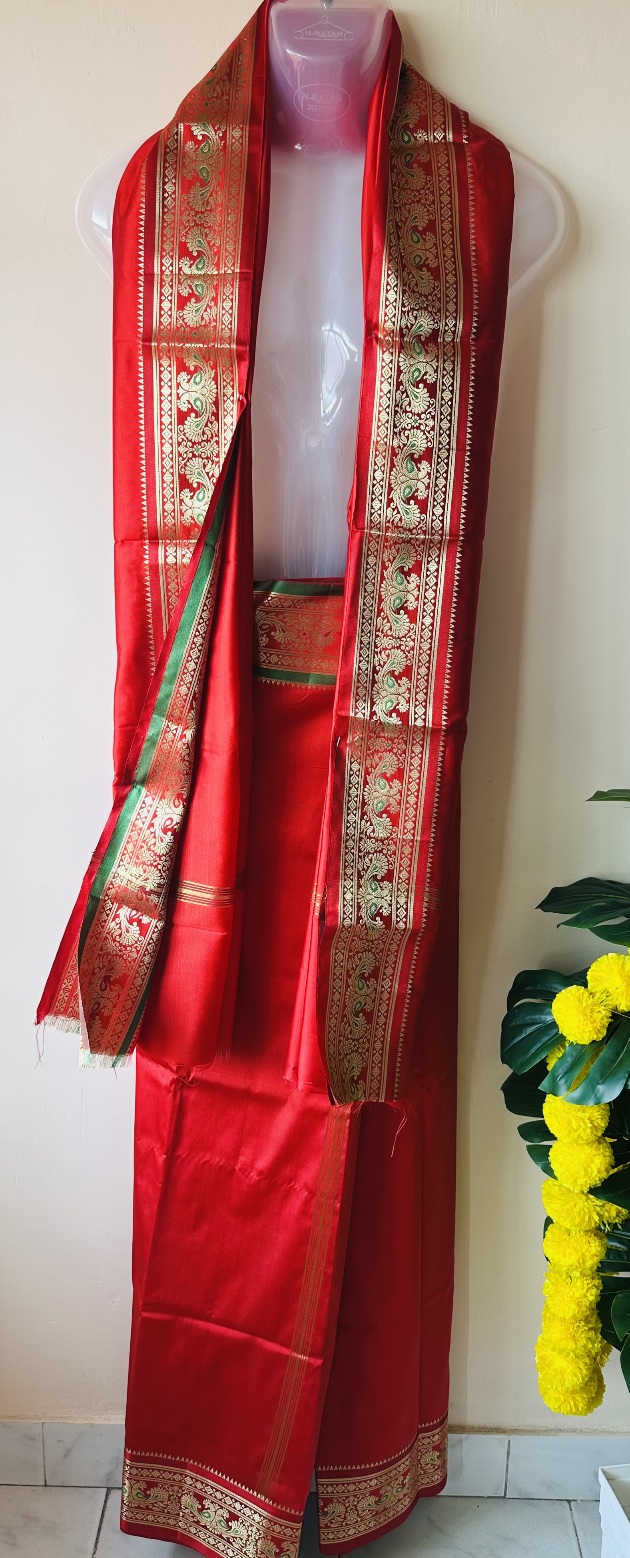Red Small Peacock Silk mundu with silk Shawl set - Raavika