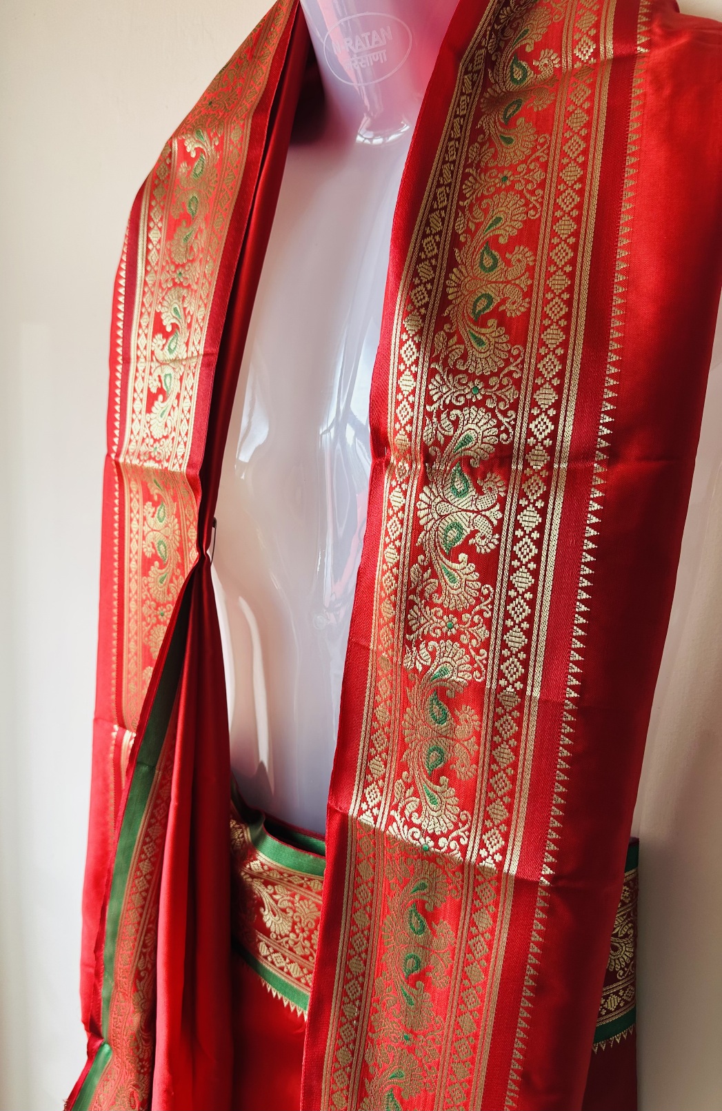 Red Small Peacock Silk mundu with silk Shawl set - Raavika